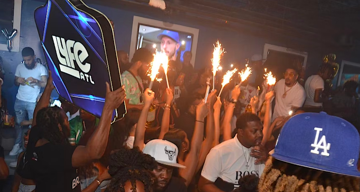 How Bottle Service at Lyfe Atlanta Works [2023 GUIDE] - Discotech