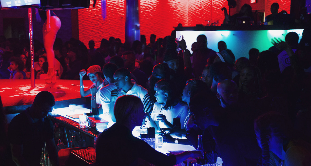 How Stadium Club Washington FREE Guest List Works: FAQ & Tips - Discotech