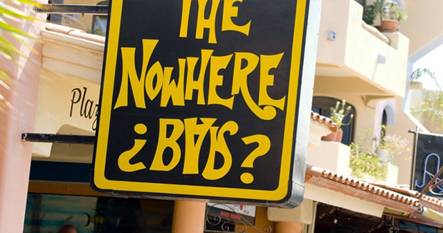How Bottle Service at Nowhere Bar Los Cabos Works [2022 GUIDE] - Discotech